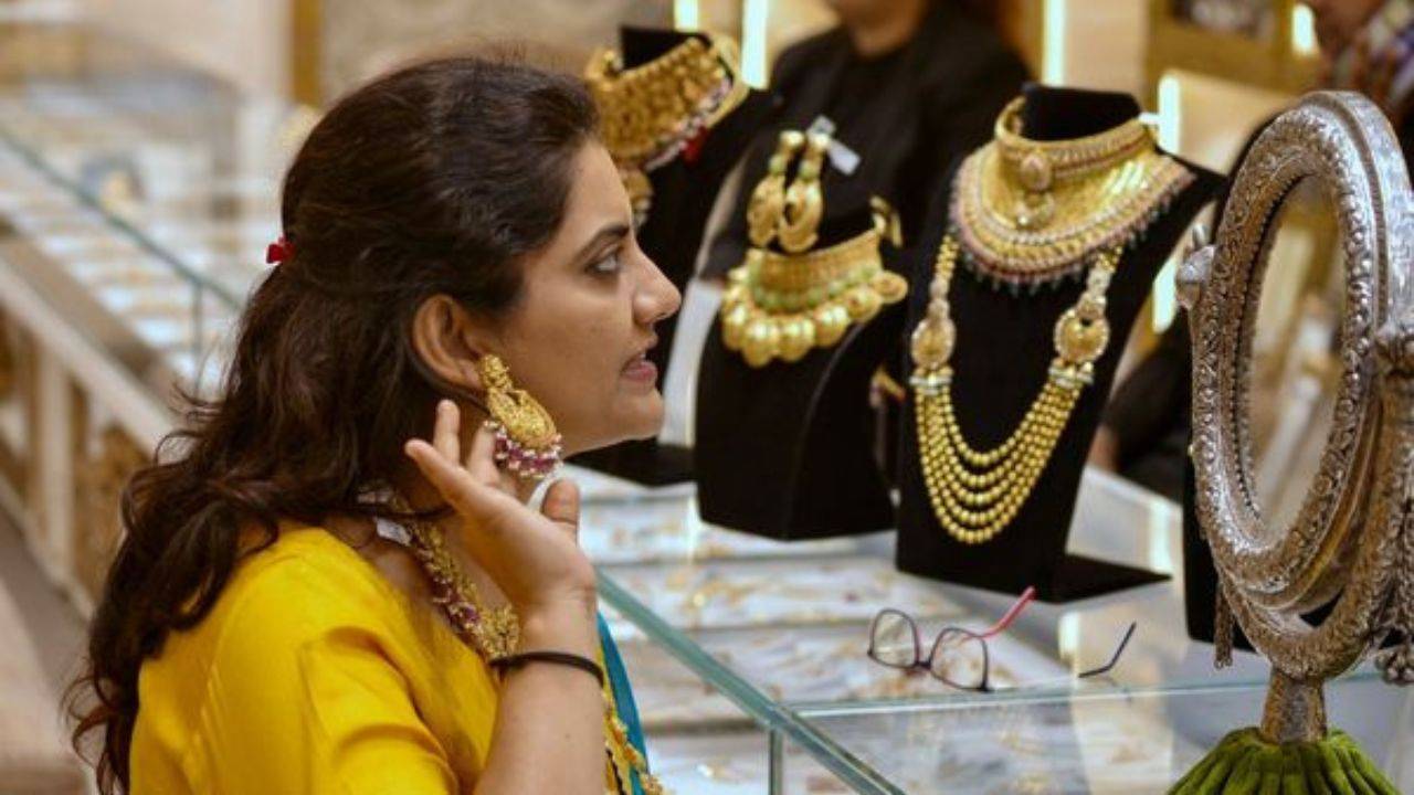 Gold Price RISES Before Karwa Chauth: Check 22k, 24k Gold Rates in Your ...