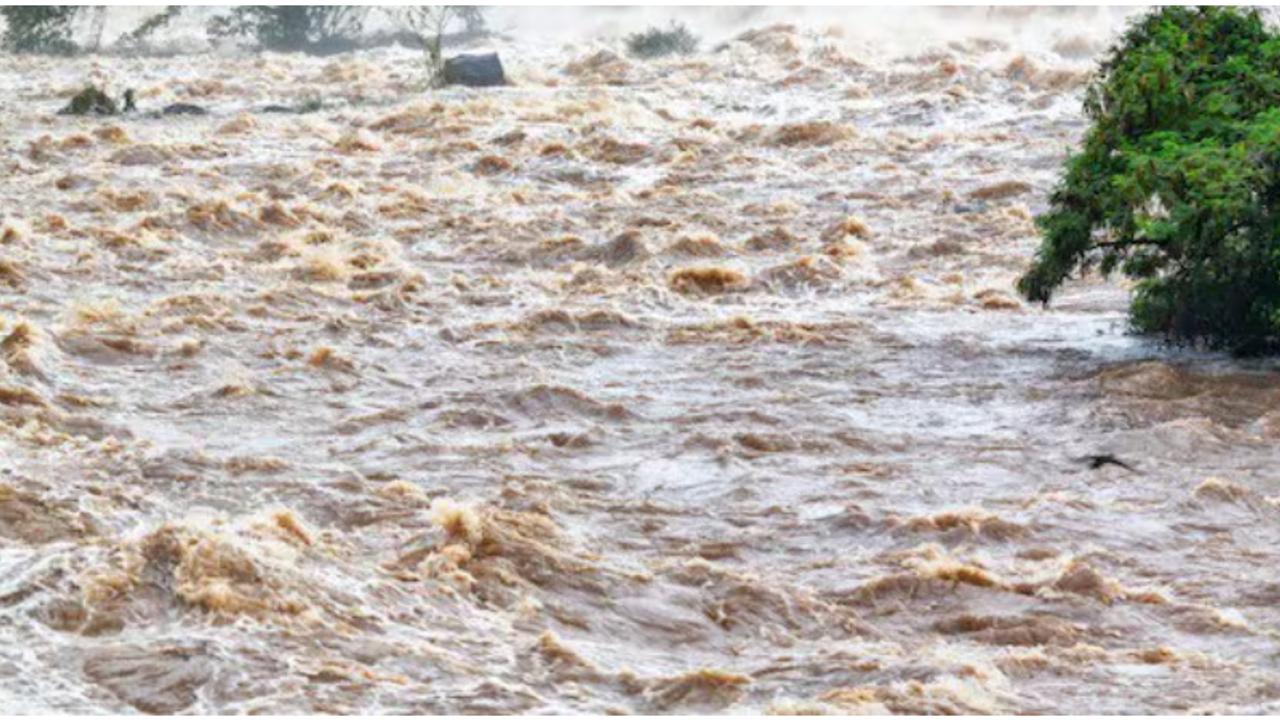 rivers water level dangerously rise warning issued അപകടകരമായ രീതിയി ...