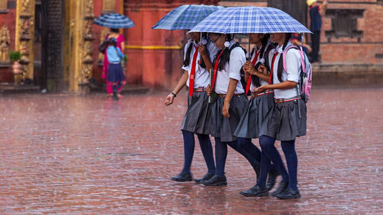 Karnataka Heavy Rain Alert | ರಾಜ್ಯದಾದ್ಯಂತ 6 ಜಿಲ್ಲೆಗಳ ಶಾಲಾ-ಕಾಲೇಜುಗಳಿಗೆ ...