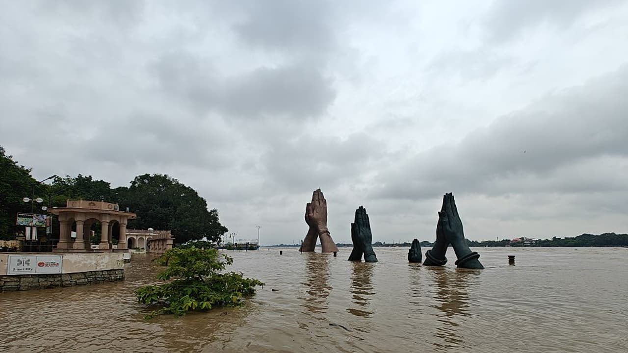 Monsoon Rains: Varanasi Namo Ghat Flooded As Water Level Of River Ganga ...