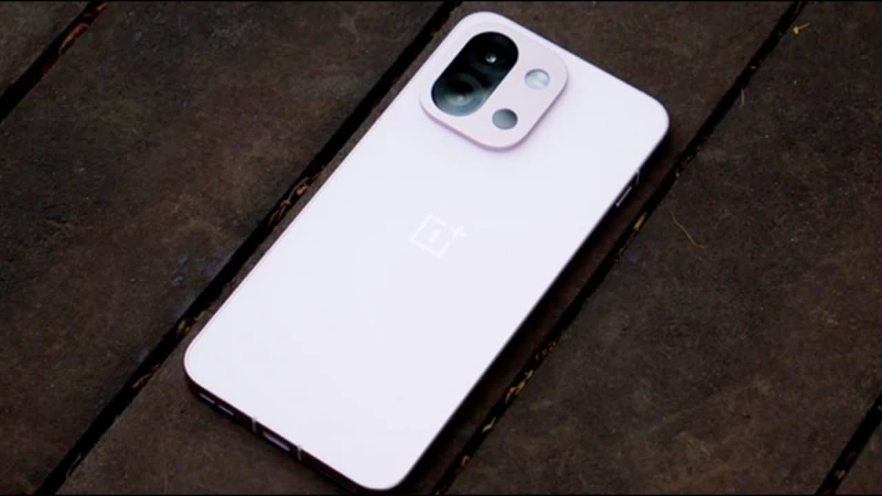 OnePlus 15 Leak Hints at Square Camera Module and Flat Display in Bold ...