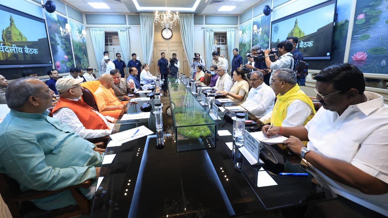 UP Vidhan Sabha Monsoon Session : 24 घंटे का विधानसभा सत्र, जानिए किस मुद्दे पर होगी ऐतिहासिक ...