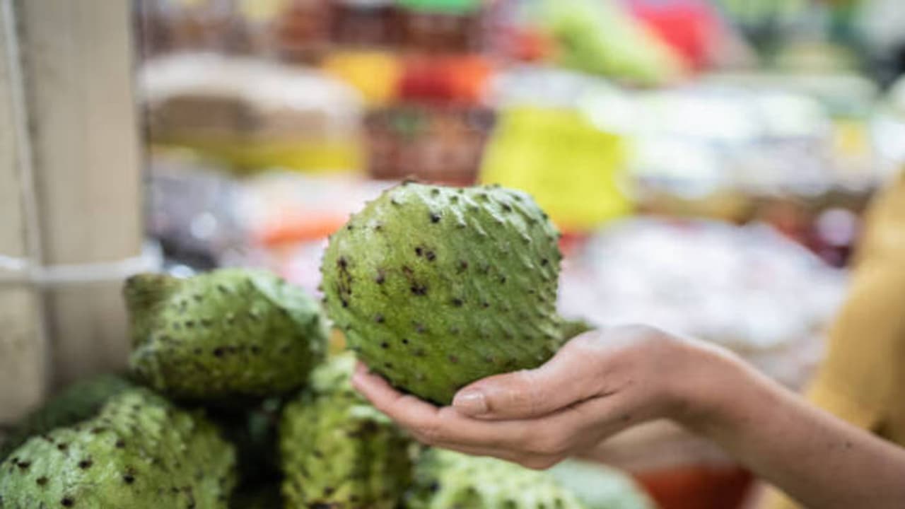 Mullu Seetha Fruit : கொடூரமான புற்றுநோயை கூட தடுக்கும் ஆற்றல்!! எண்ணற்ற ...