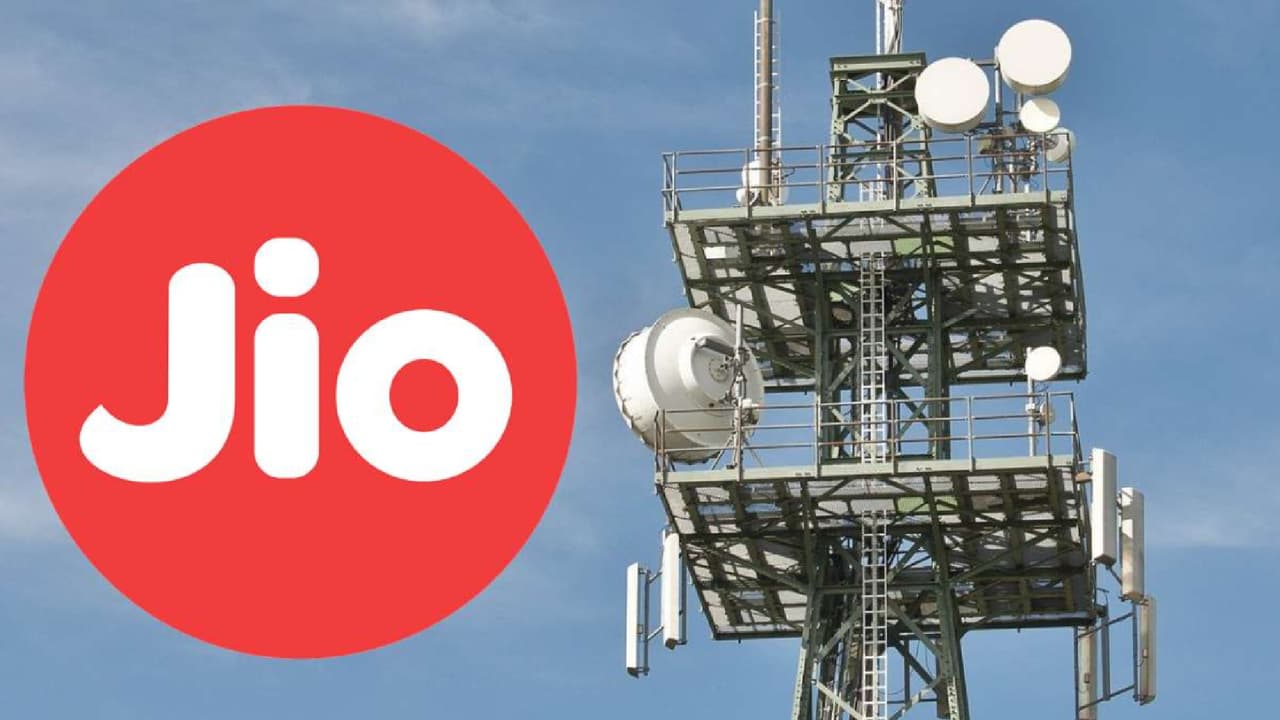 Good News for All Reliance Jio Users! Make Calls and Use Data Without ...