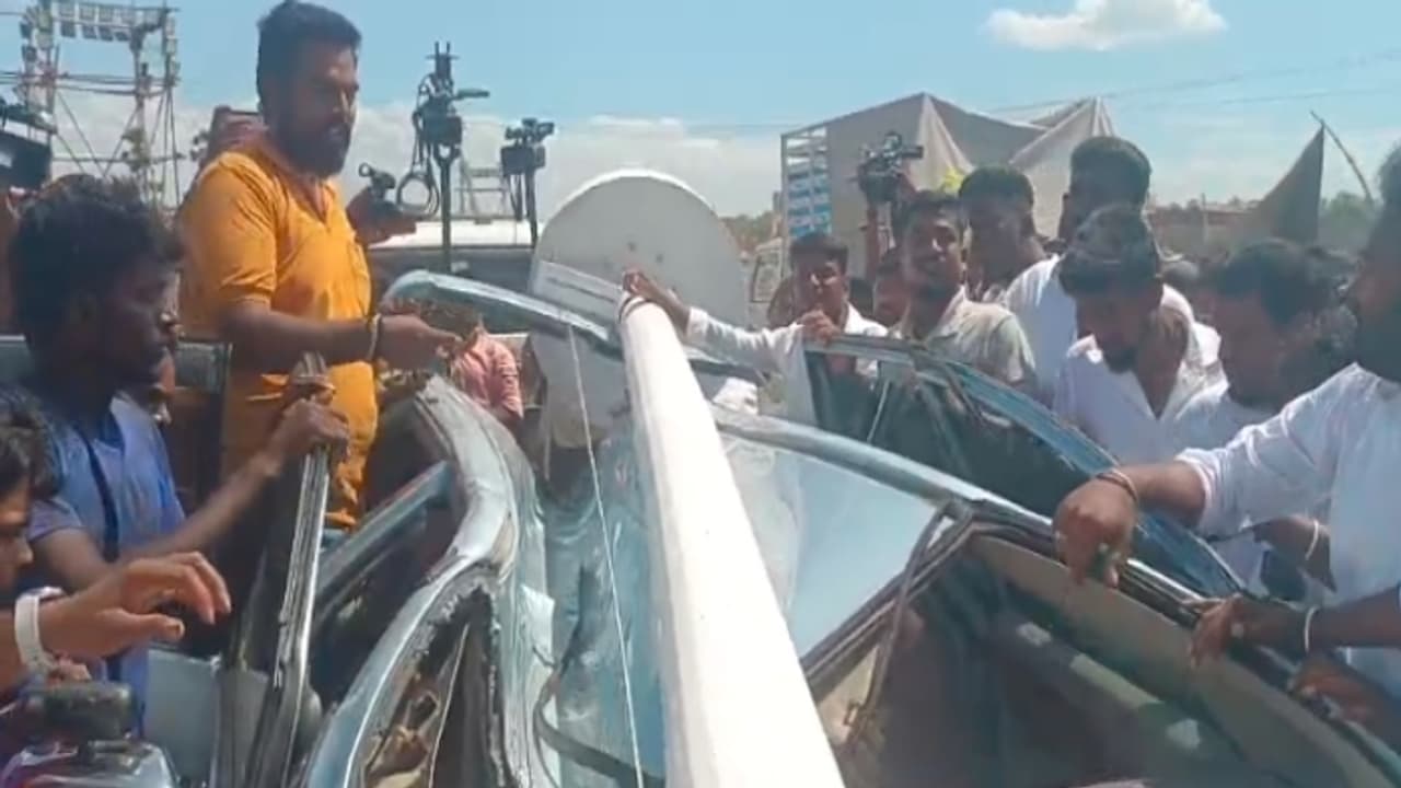 TVK 100 Foot Flagpole Fell: தவெக கொடிக்கம்பம் சாய்ந்த விபத்துக்கு என்ன ...