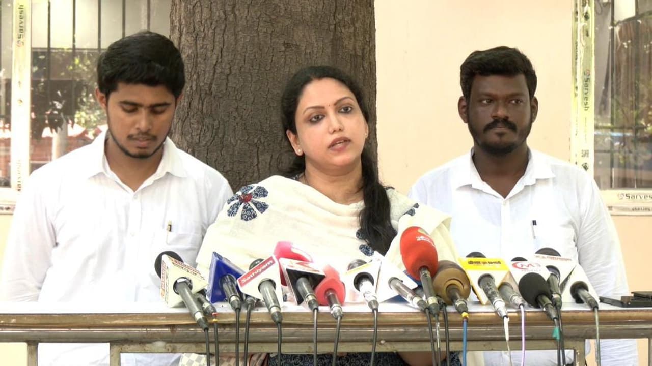 Joy Crizildaa Said that Madhampatty Rangaraj is Father of My Child ...