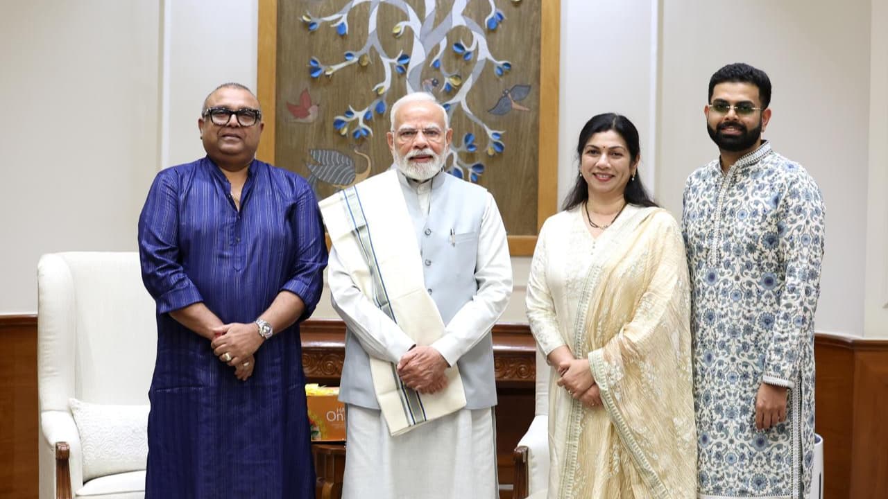 തിരുവോണ നാളിൽ പ്രധാനമന്ത്രി മോദിയെ കുടുംബസമേതം സന്ദർശിച്ച് തുഷാ ...