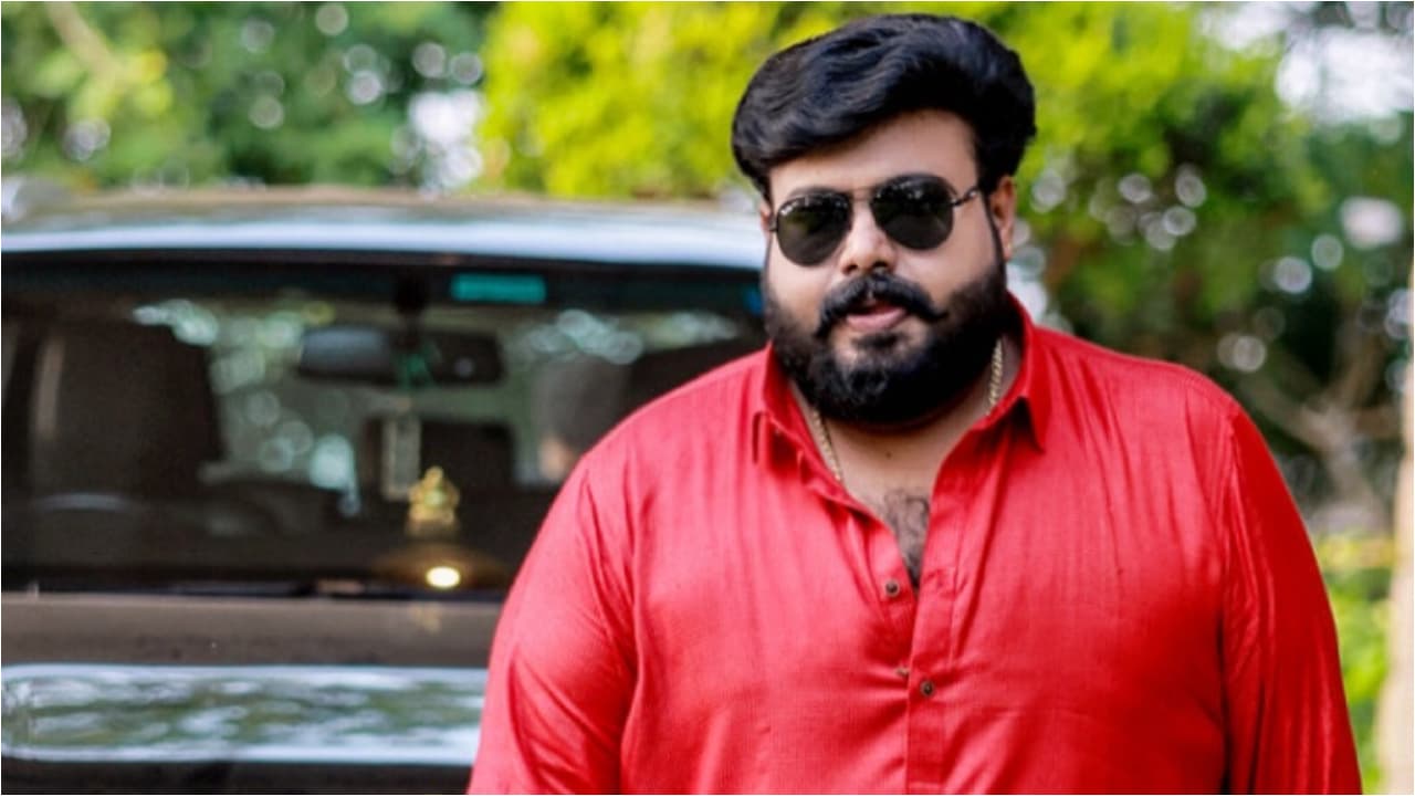 POCSO case against Mukesh M Nair ‌|വ്ലോഗര്‍ മുകേഷ് എം നായര്‍ക്കെതിരായ പോക്സോ കേസ്; പെണ്‍കുട്ടിയെ ...