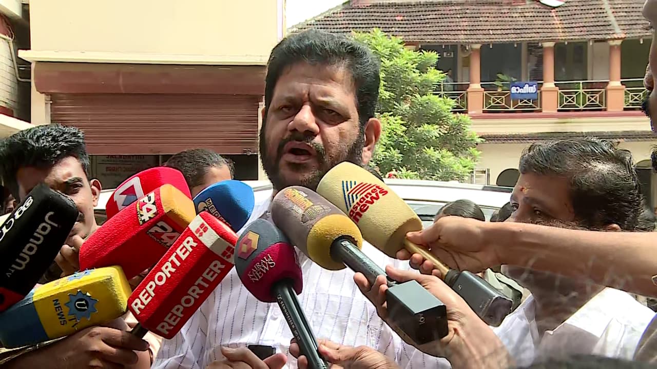 രാഹുലിന് പിന്തുണയുമായി വി കെ ശ്രീകണ്ഠൻ MP VK Sreekandan supports Rahul ...