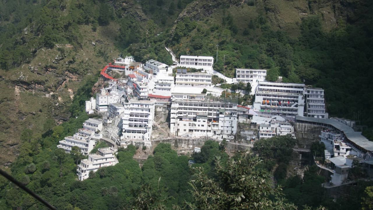 Shardiya Navratri 2025: अधिकांश देवी मंदिर पहाड़ों पर ही क्यों? जानें ...