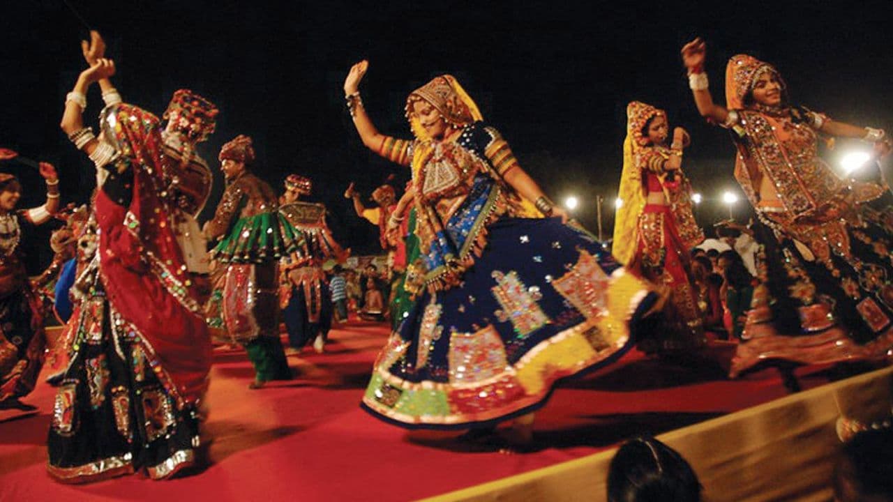Ahmedabad Garba Night: नवरात्रि नाइट्स को बना देंगे यादगार, अहमदाबाद की ...