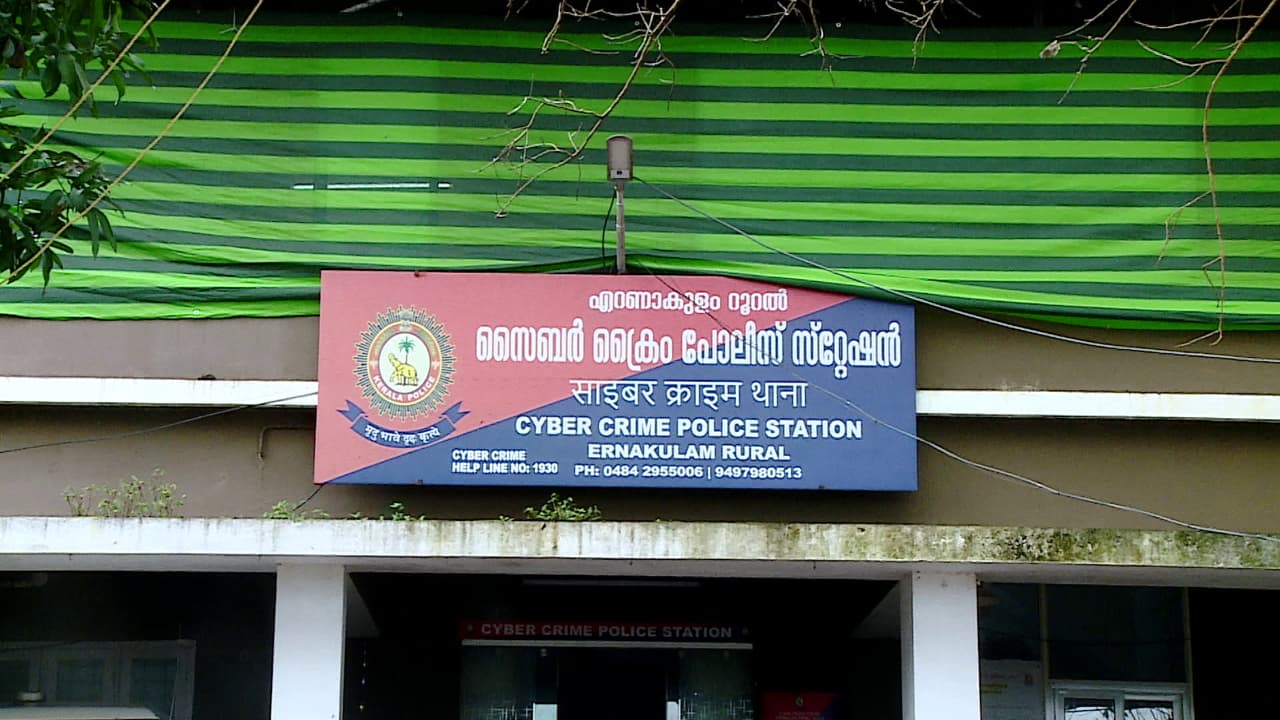 Lookout circular to be issued against Yasar Edappalയാസർ എടപ്പാളിനെതിരെ ലുക്ക് ഔട്ട് സർക്കുല ...