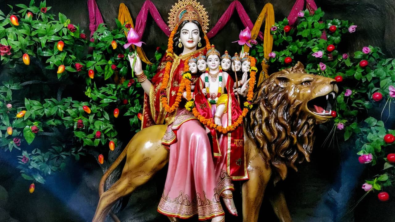 Navratri 2025 Day 5: Who is Goddess Skandamata? Know colour, puja ...
