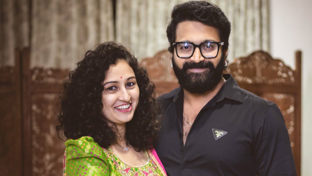 Rishabh Shetty’s Wife Pragati Gets Emotional, Hugs Him at Kantara: Chapter 1 Screening | Asianet ...