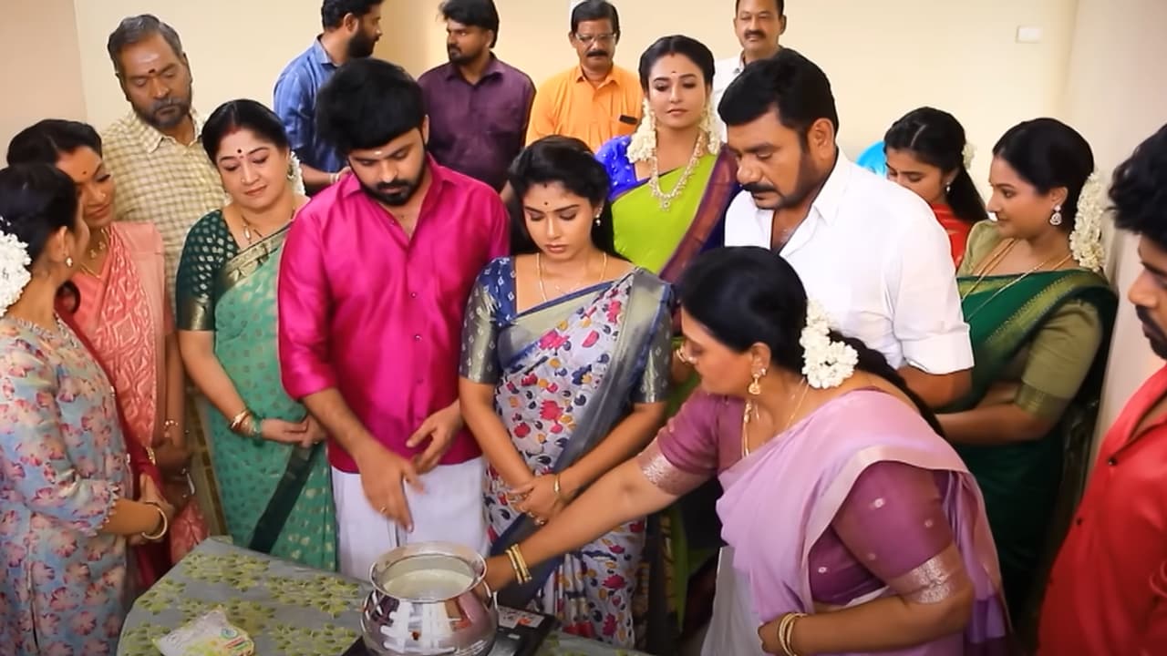 Meena Support Pandian Family : அத்தை பால் காய்ச்சட்டும்: ஃபங்கஷனில் ...