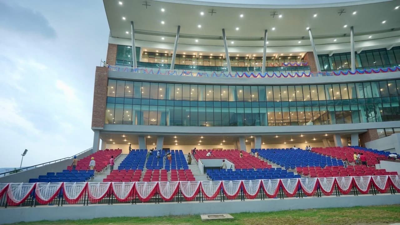Indian Cricket Stadium Capacity: ভারতের বুকে ১,৩২,০০০ আসন বিশিষ্ট নয়া ...