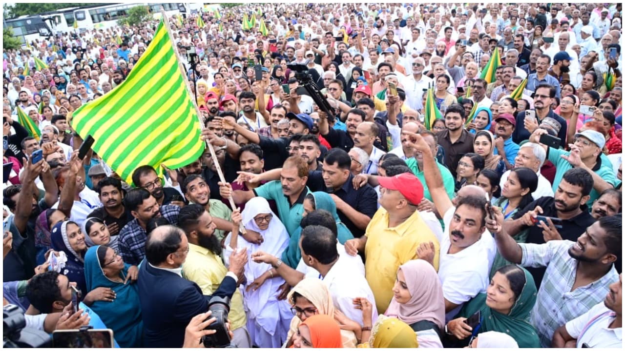 മലപ്പുറം നഗരസഭയുടെ വയോജന ഉല്ലാസ യാത്രയ്ക്ക് ലോക റെക്കോർഡ് Malappuram municipality world record ...