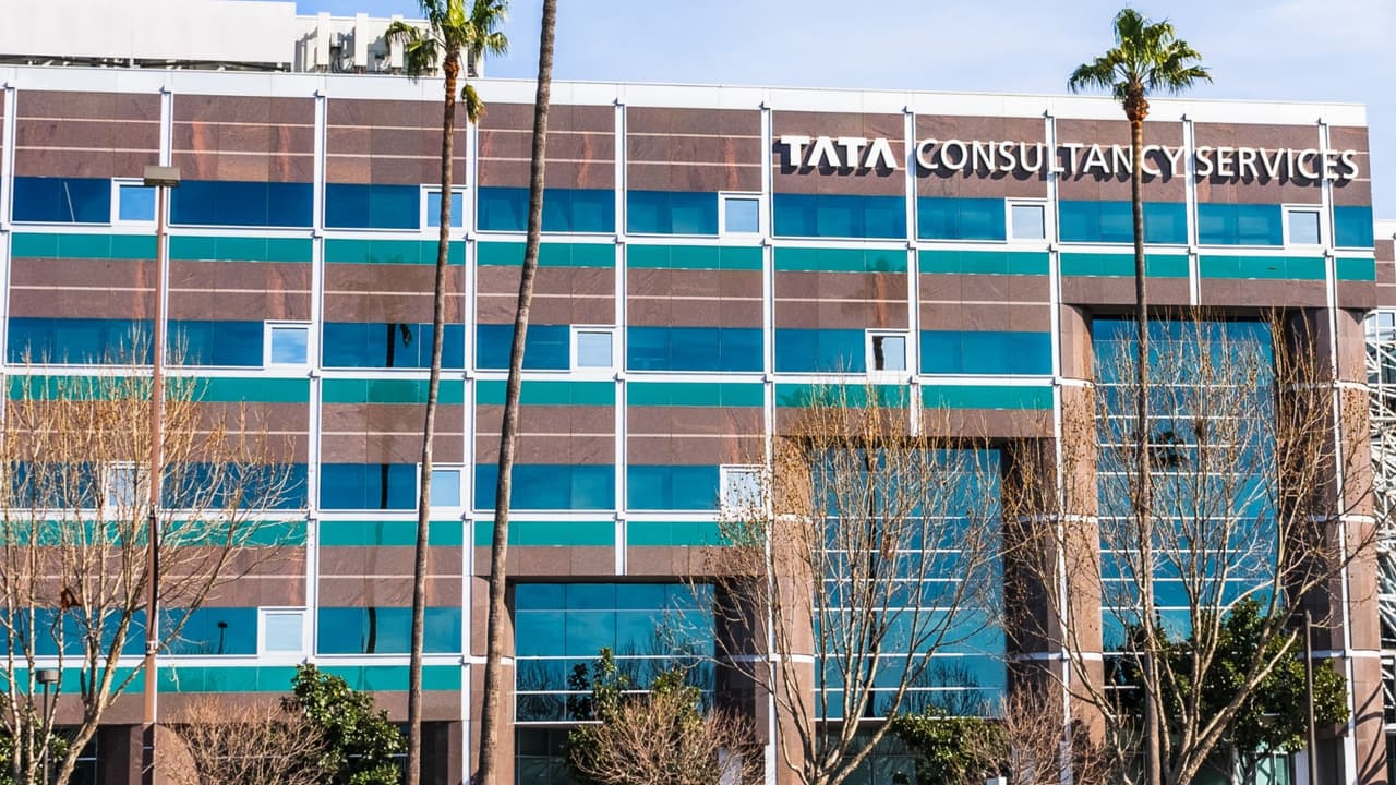 TCS UK Jobs : पुढील 3 वर्षांत UK मध्ये 5000 नवीन नोकऱ्या देणार ...