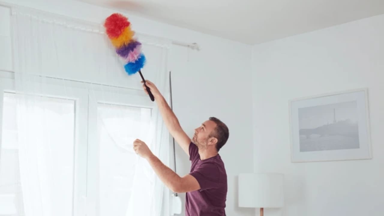 Diwali Home Cleaning : दिवाळीच्या साफसफाईवेळी घरचे फॉल्स सीलिंग असे करा ...