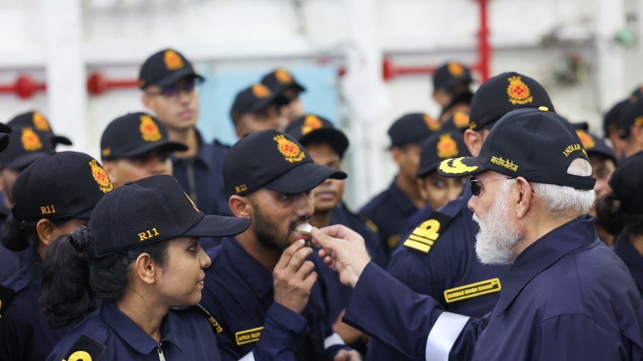 PM Modi Celebrates Diwali Aboard INS Vikrant, Calls Armed Forces His ...
