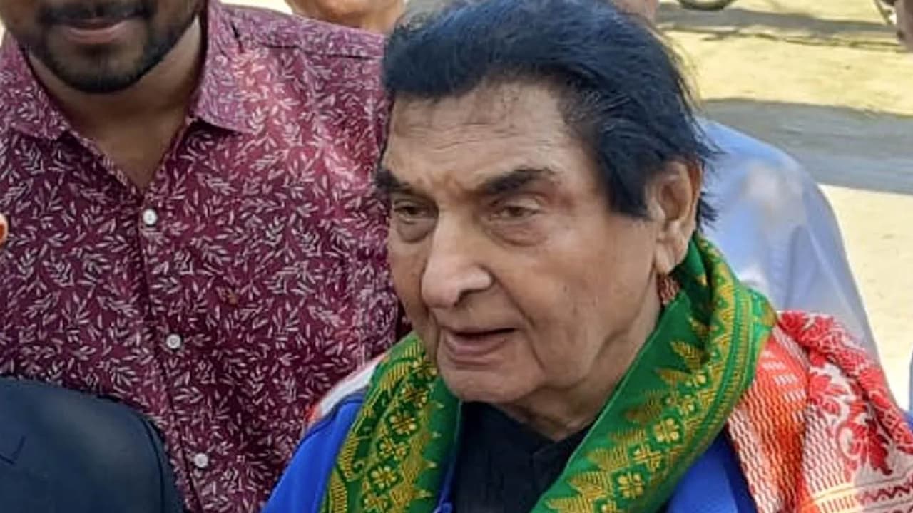 'He Gave Indian Cinema A New Identity': Asrani's Family Issues First ...