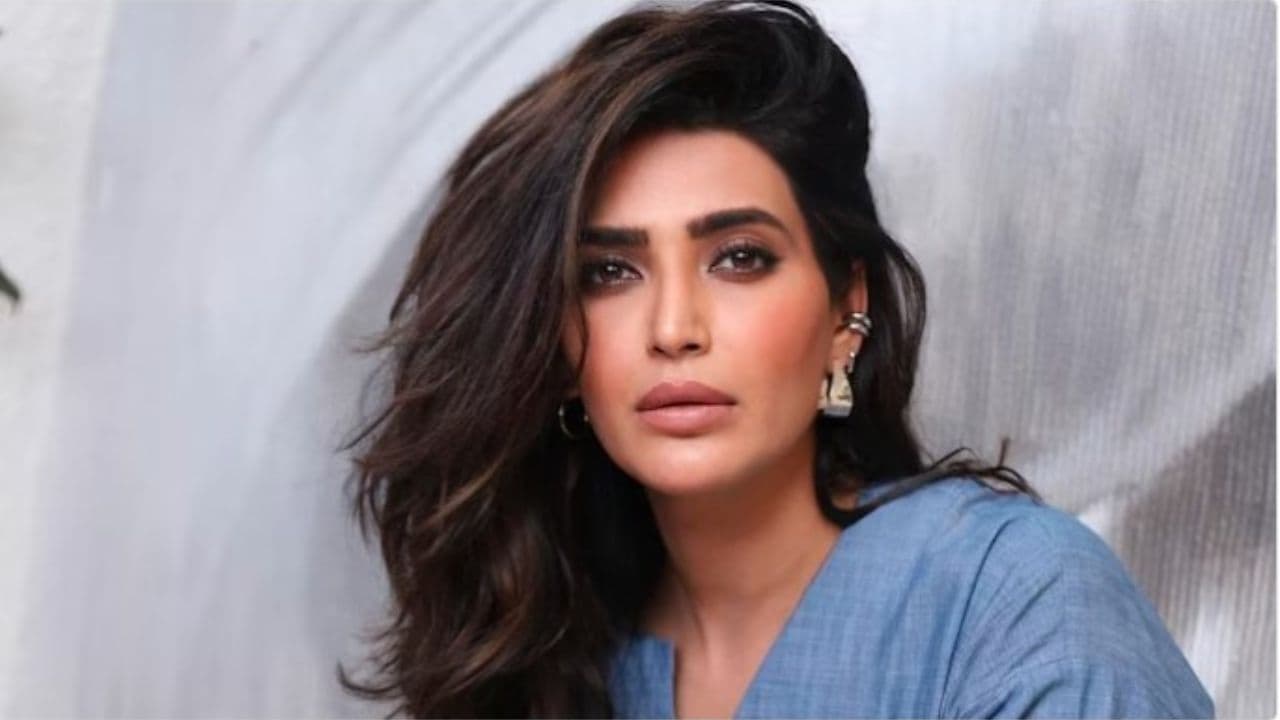 Karishma Tanna: Stuns at 42 with Dreamy Maternity Shoot, Internet in ...