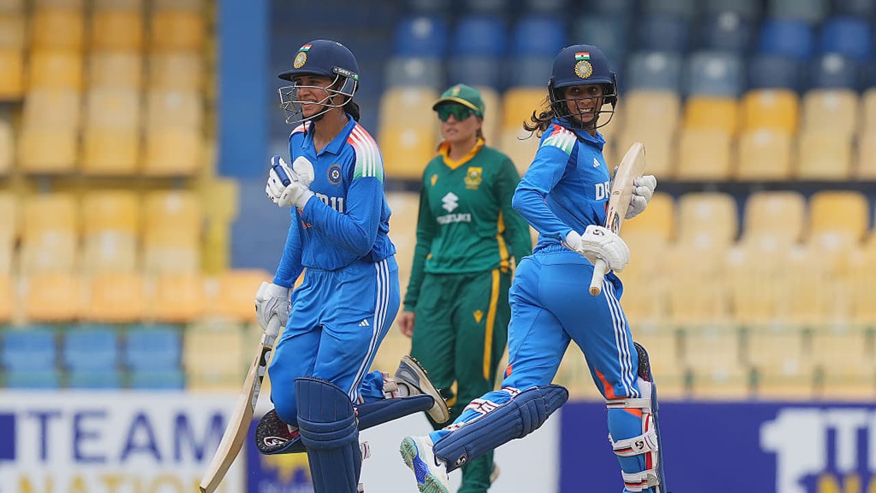 মহিলাদের ওডিআই বিশ্বকাপ ২০২৫ ফাইনাল: টসে হেরে প্রথমে ব্যাটিং ভারতের ...