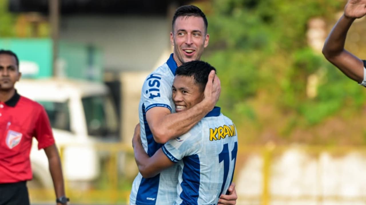 আইএসএল শুরুর দিন ঘোষণা হলেও ভরসা নেই, কেরালা ব্লাস্টার্স ছাড়লেন আরও এক ...