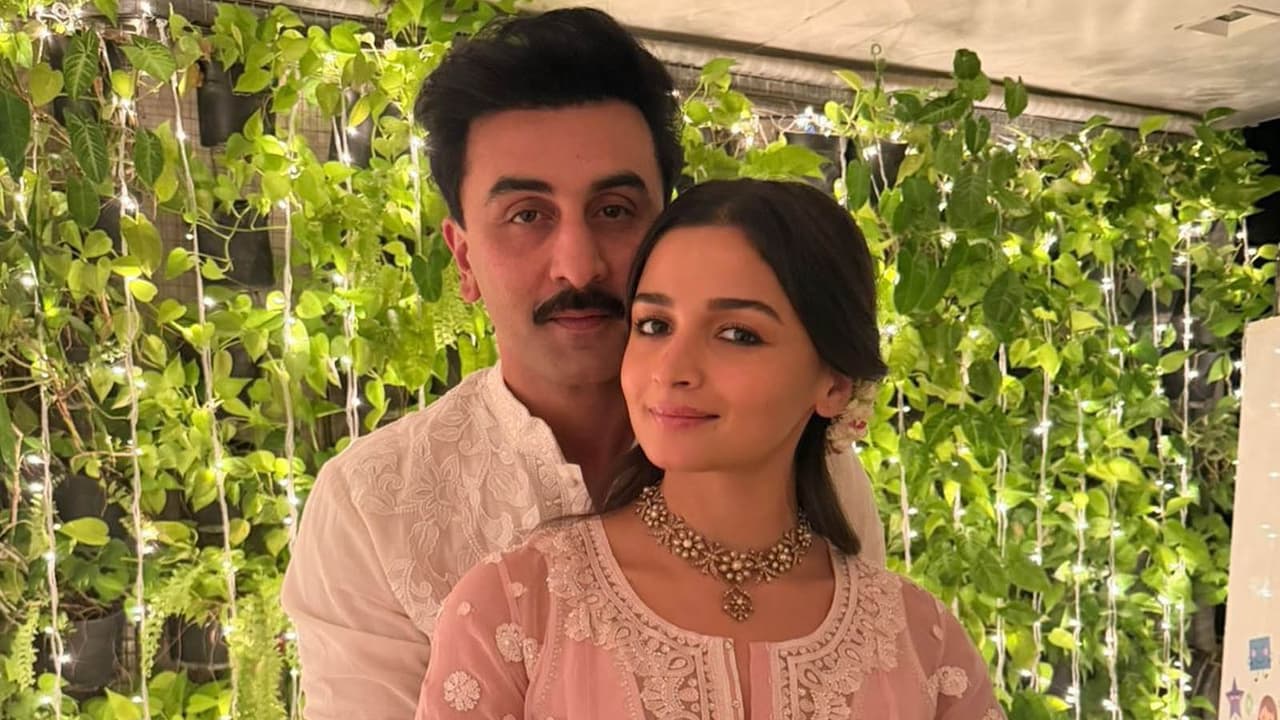 SRK के रेस्टोरेंट में Alia और Ranbir Kapoor का डांस, वायरल हो रहा ये ...