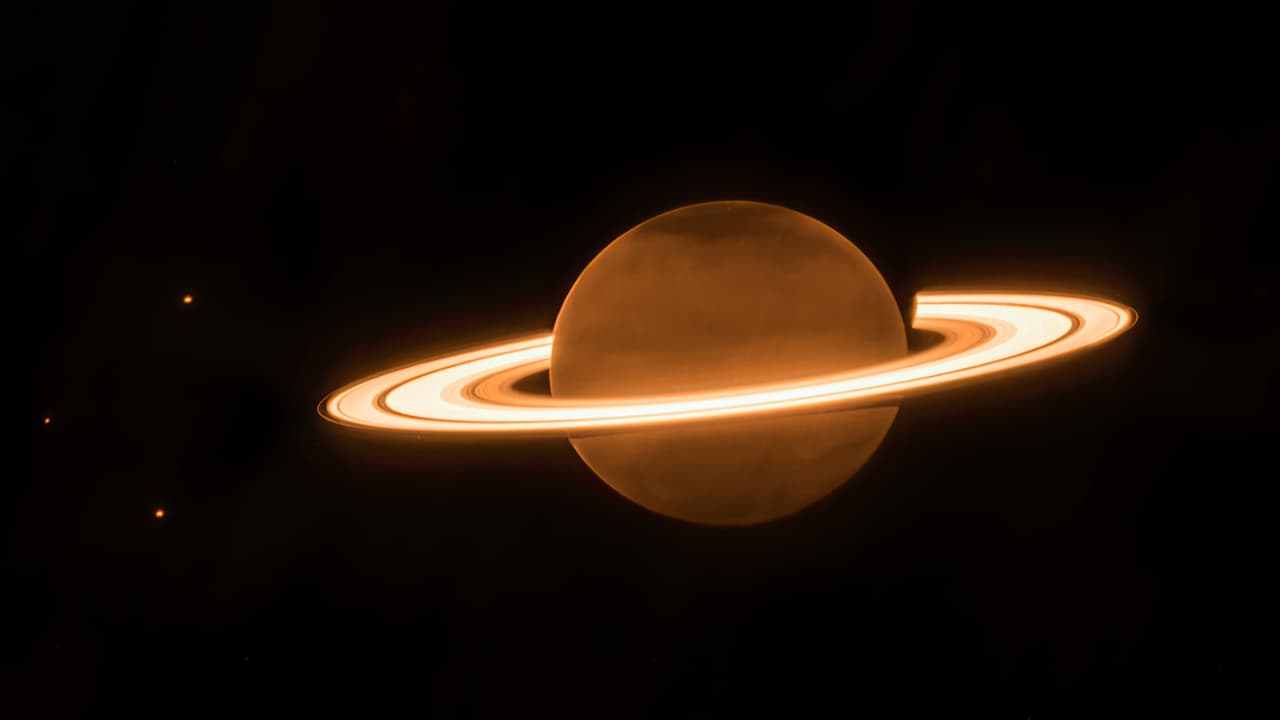 Saturn’s Icy Moon Enceladus Might Have the Perfect Conditions to ...