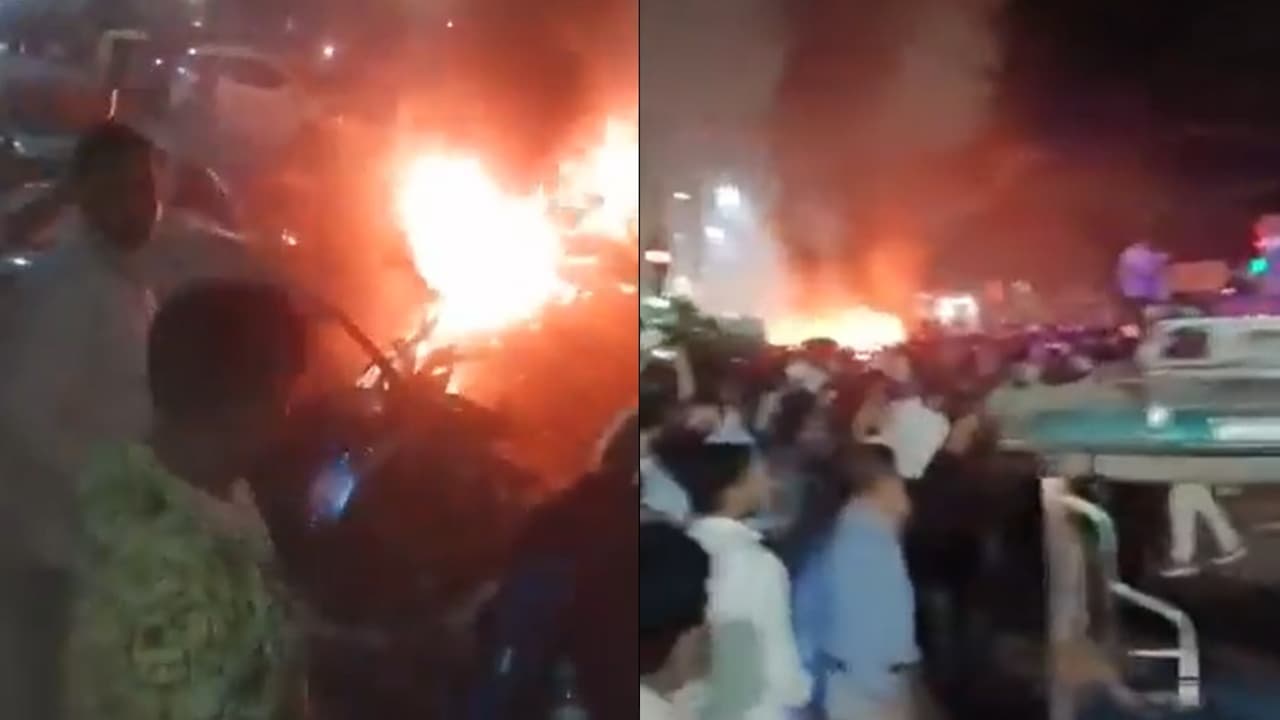 Red Fort Blast : मोठी ब्रेकिंग! दिल्ली हादरली! लाल किल्ल्याजवळ कारमध्ये ...