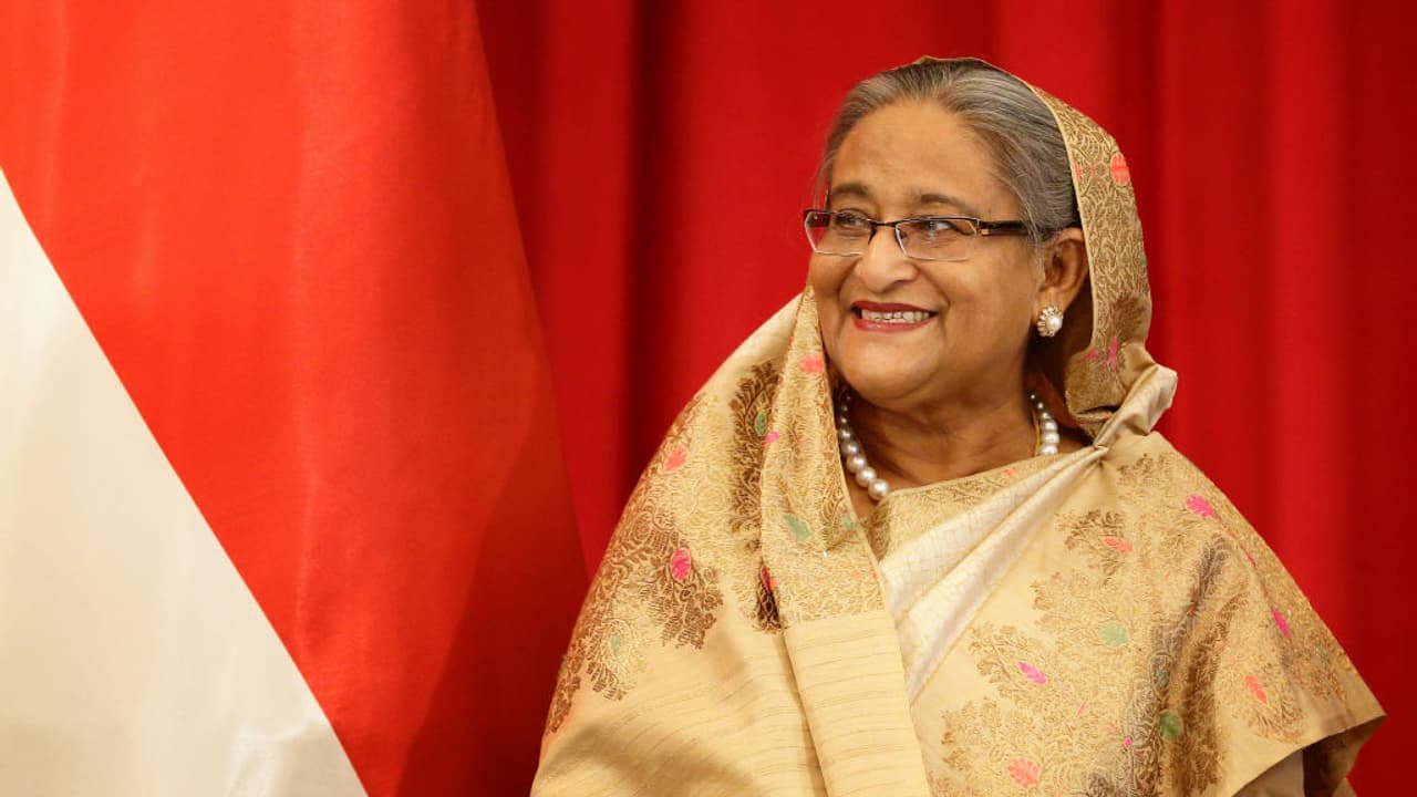 Sheikh Hasina: குற்றவாளி ஷேக் ஹசீனாவை உடனே ஒப்படையுங்கள்.. இந்தியாவிடம் ...