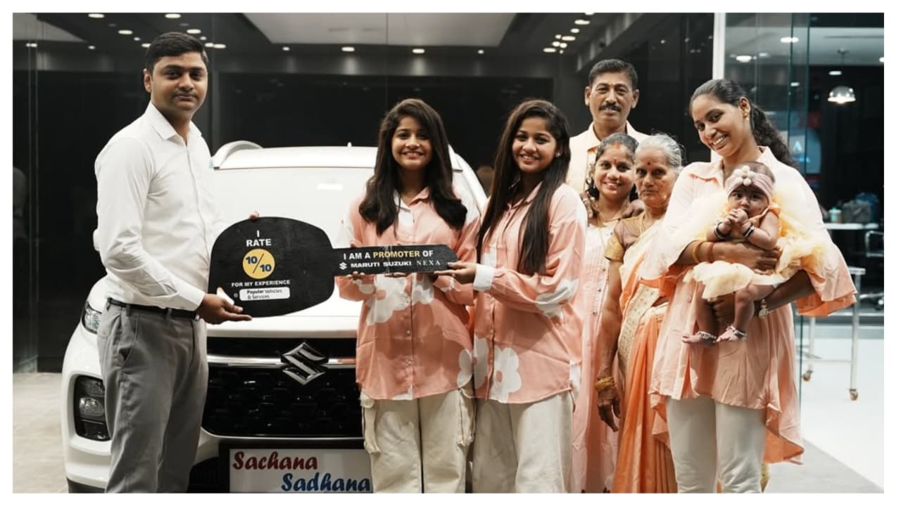 Saachana: புதிய கார் வாங்கிய விஜய் சேதுபதியின் ரீல் மகள் சாச்சனா ...