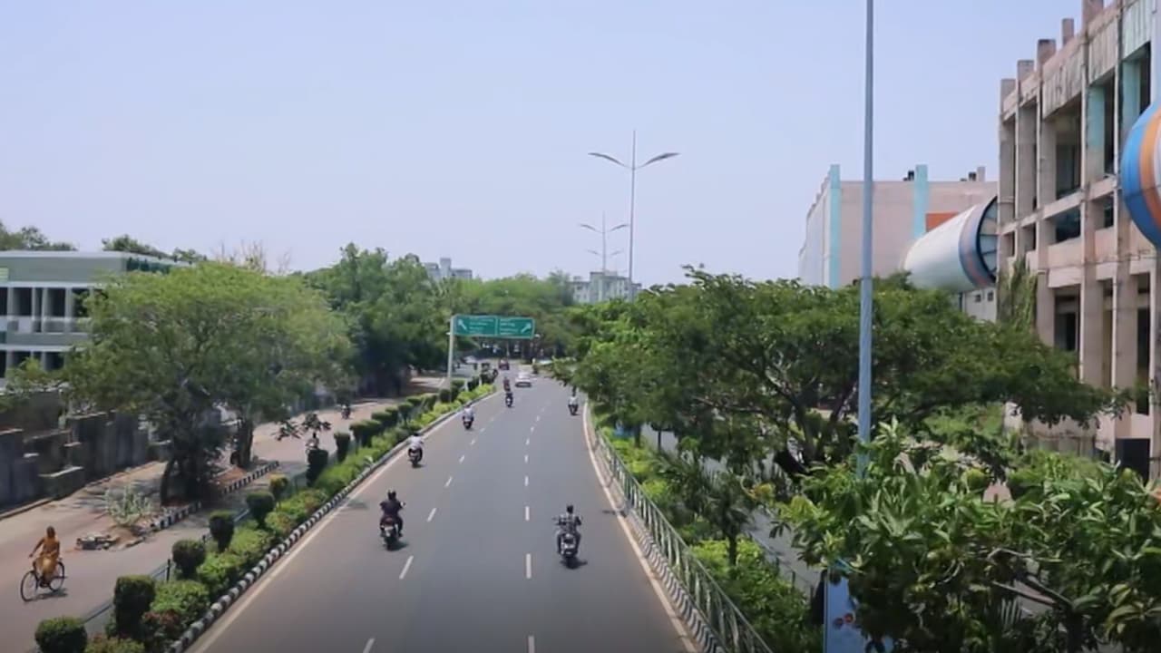 Pandian Stores 2 : குன்னக்குடி சீனுக்கு ஏன் சென்னை OMR ரோடு? பாண்டியன் ...