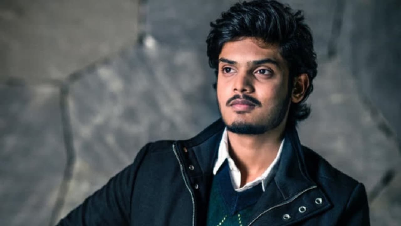 Akash Puri ಜಿಮ್‌ನಲ್ಲಿ ಕ್ಲೀನರ್ ಕೆಲಸಕ್ಕೆ ಬೆನ್ಜ್‌ ಕಾರಲ್ಲಿ ಹೋದ ಯಂಗ್ ಹೀರೋ ...