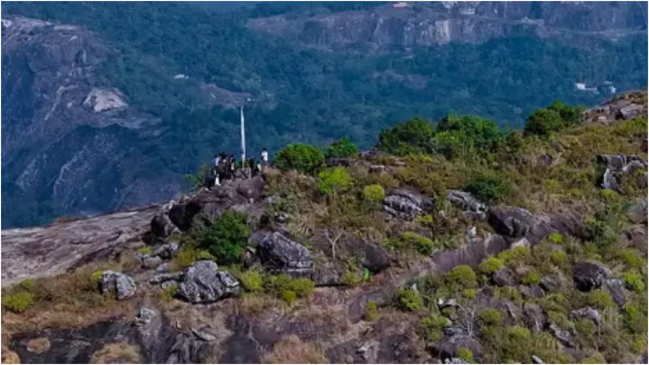 Cheengeri Hills Trek വെല്ലുവിളി ഏറ്റെടുക്കാൻ തയ്യാറാണോ? ചീങ്കേരി മല ...