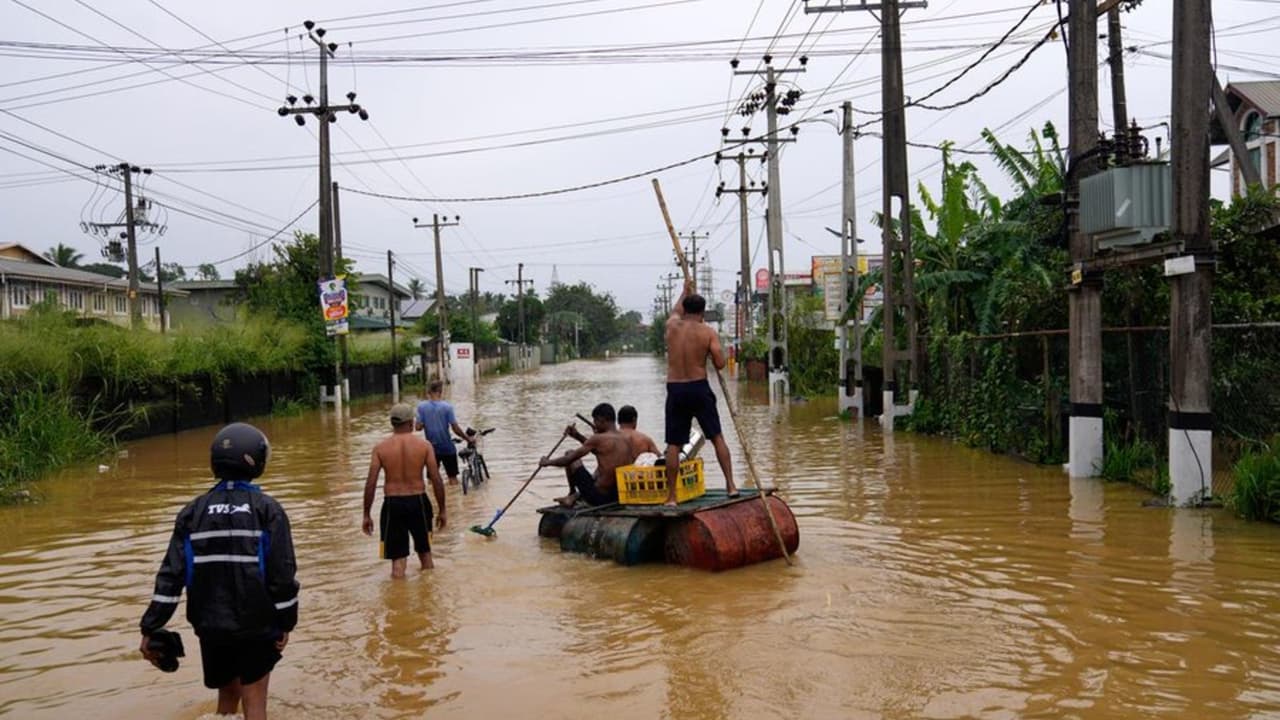 Sri Lanka Floods: Death Toll Rises to 153 After Cyclone Ditwah ...