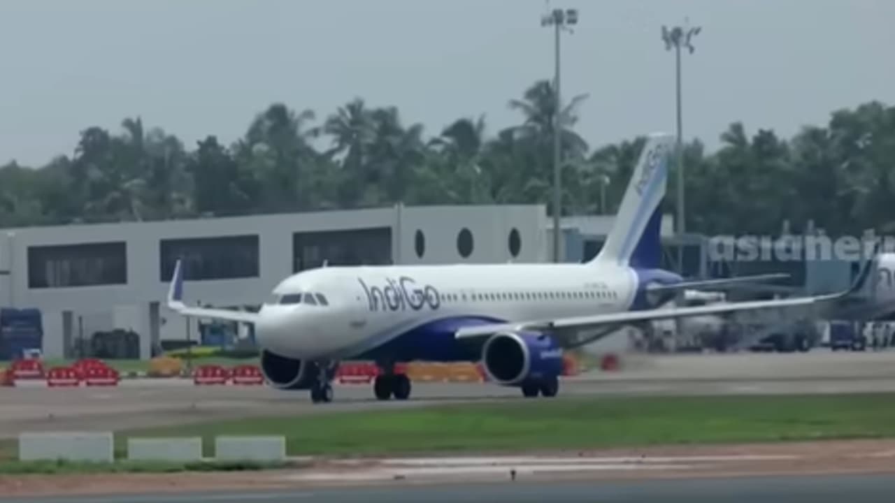 IndiGo Flight: দিল্লী থেকে ওড়ার পরেই ইন্ডিগোর বিমানে বোমাতঙ্ক! লখনউতে ...