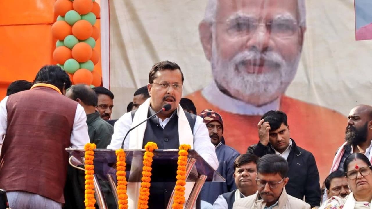 பாஜக தேசிய செயல் தலைவர் ஆனார் நிதின் நபின்! அமித் ஷா, நட்டா முன்னிலையில் பொறுப்பேற்பு! | Nitin ...