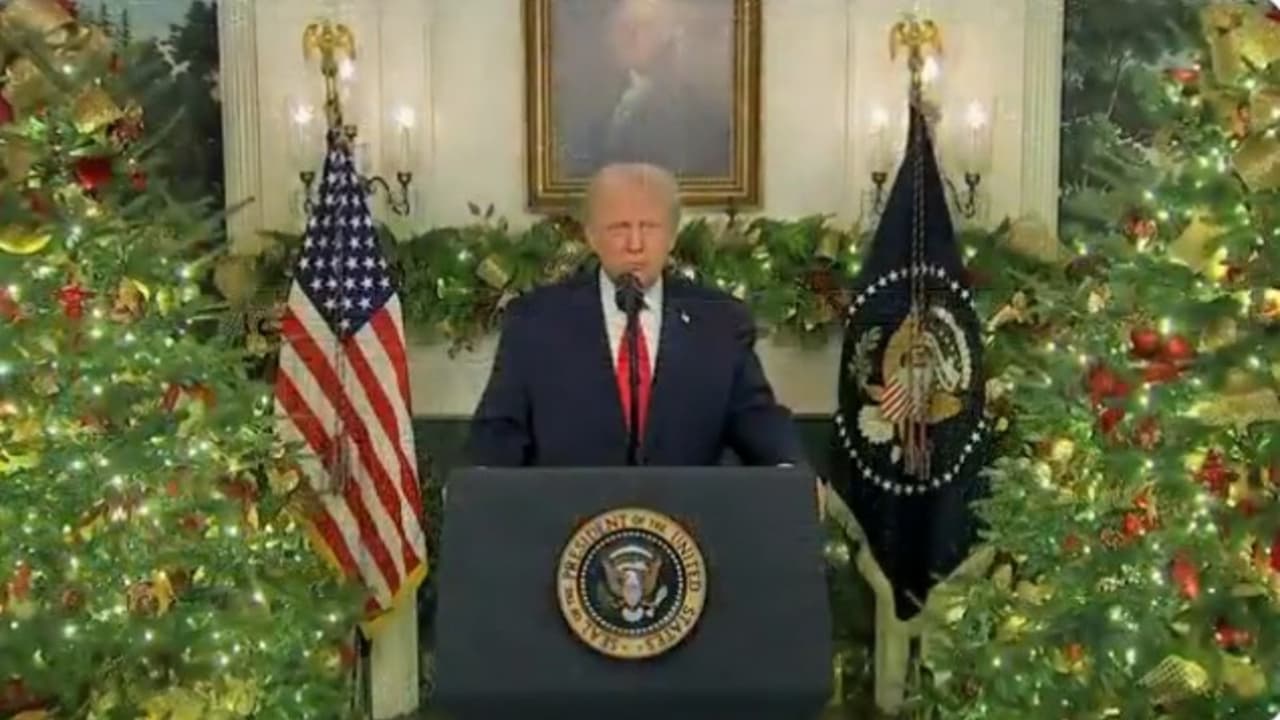 (PHOTOS) Mallika Sherawat Attends White House Christmas Dinner With US ...