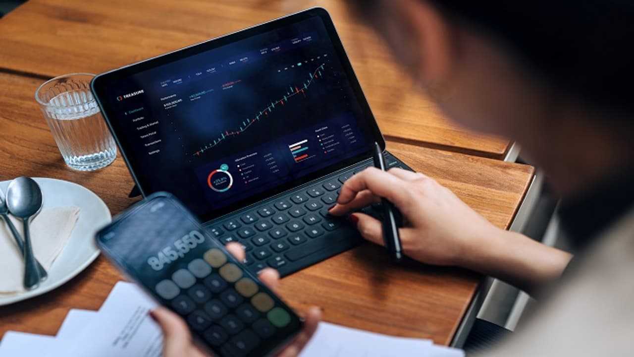 Struggling with Finances? This Simple Money Saving Tip Can Change ...