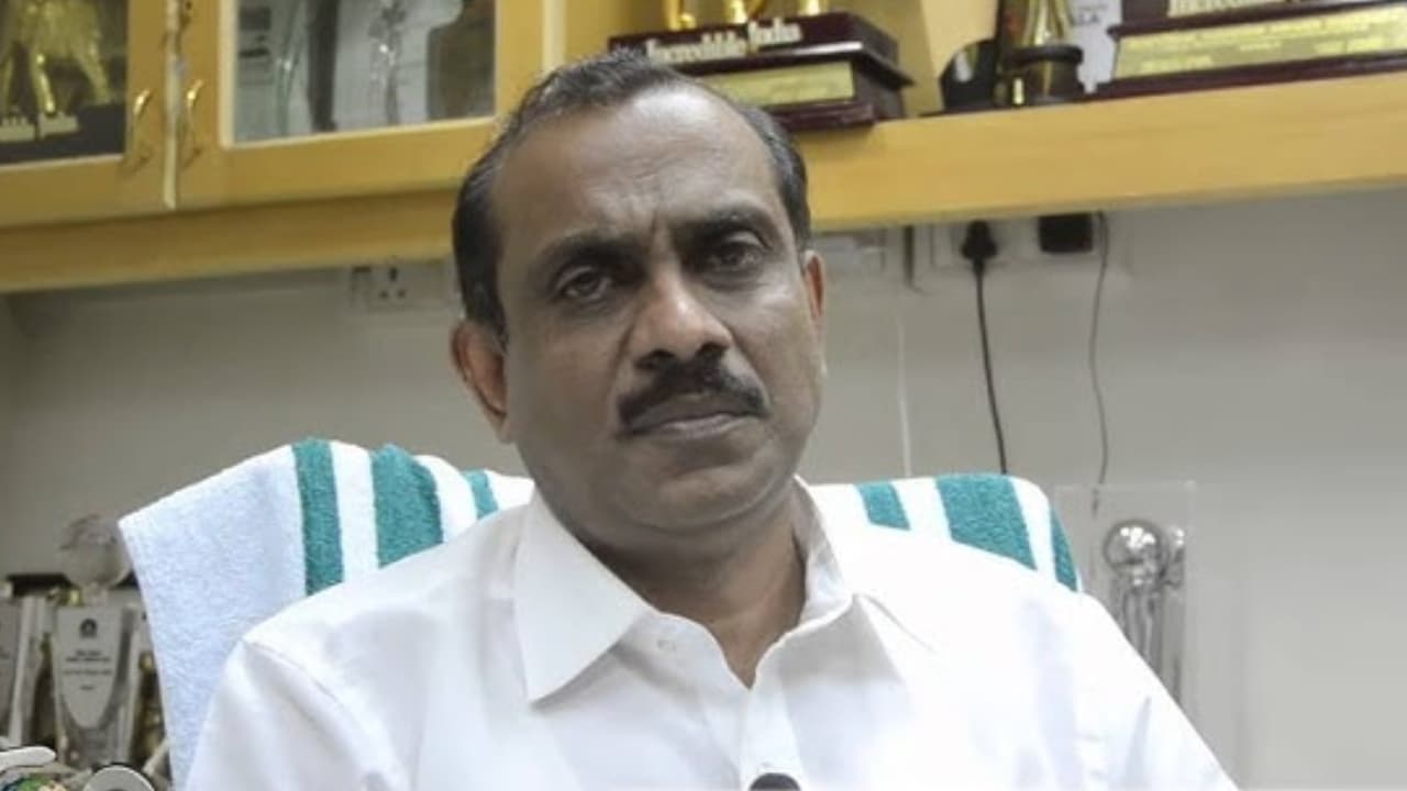 ഐഎഎസ് പദവിയിൽ വിരമിച്ചു, 67 വയസ് പിന്നിട്ടിട്ടും സർക്കാർ പദവിയിൽ; സേവന ...