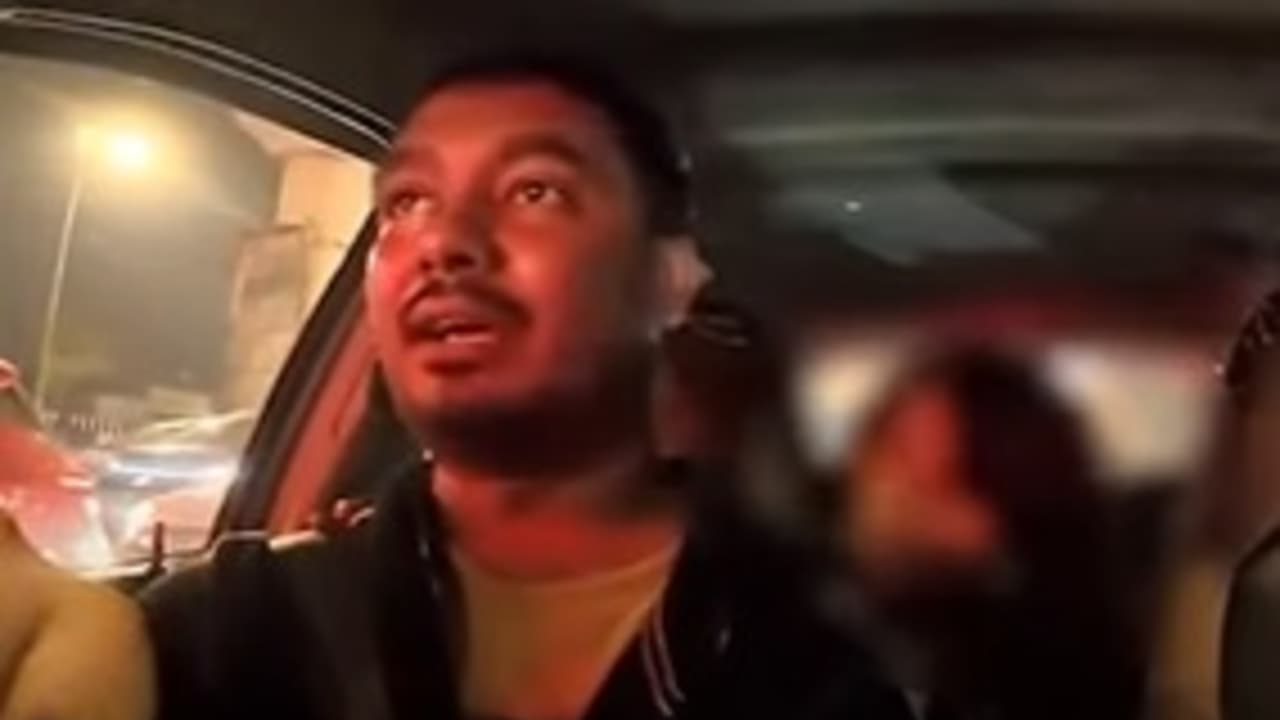 Kolkata Cab Driver Wins Praise from Netizens for Responsible Conduct in ...