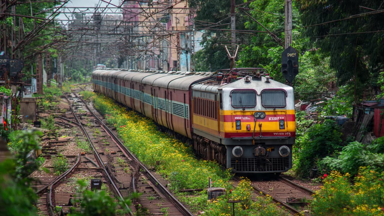 Railways Timetable Change : नया साल, नया टाइम टेबल! 107 ट्रेनें अब अलग ...