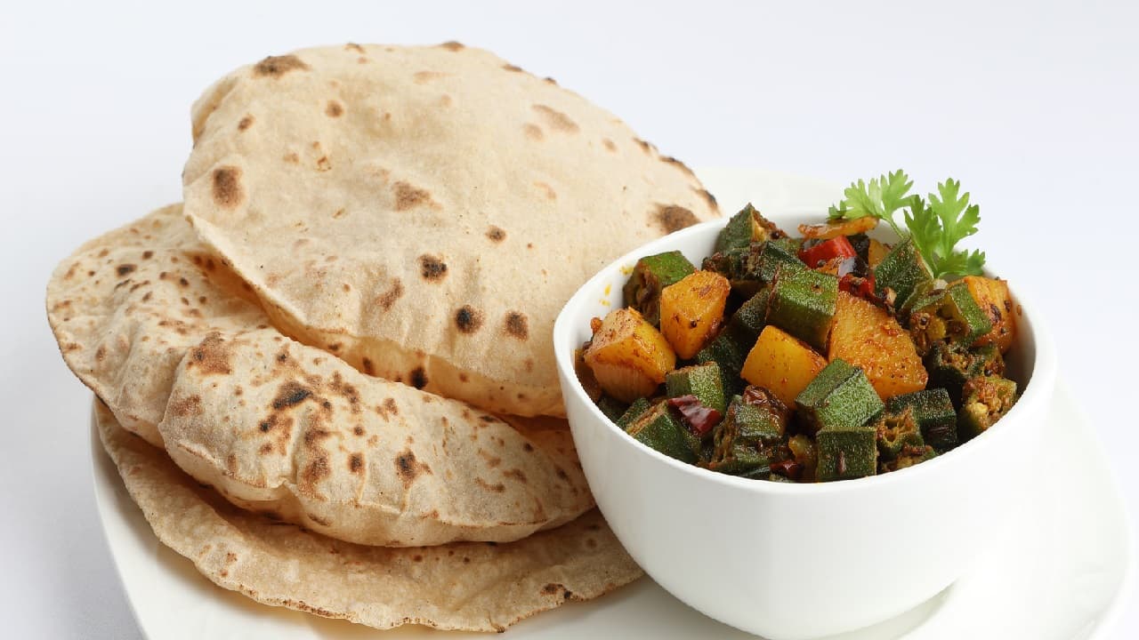 Soft Chapatis: చపాతీలు మెత్తగా రావాలంటే పిండిలో వీటిని కలపండి, నోట్లో ...