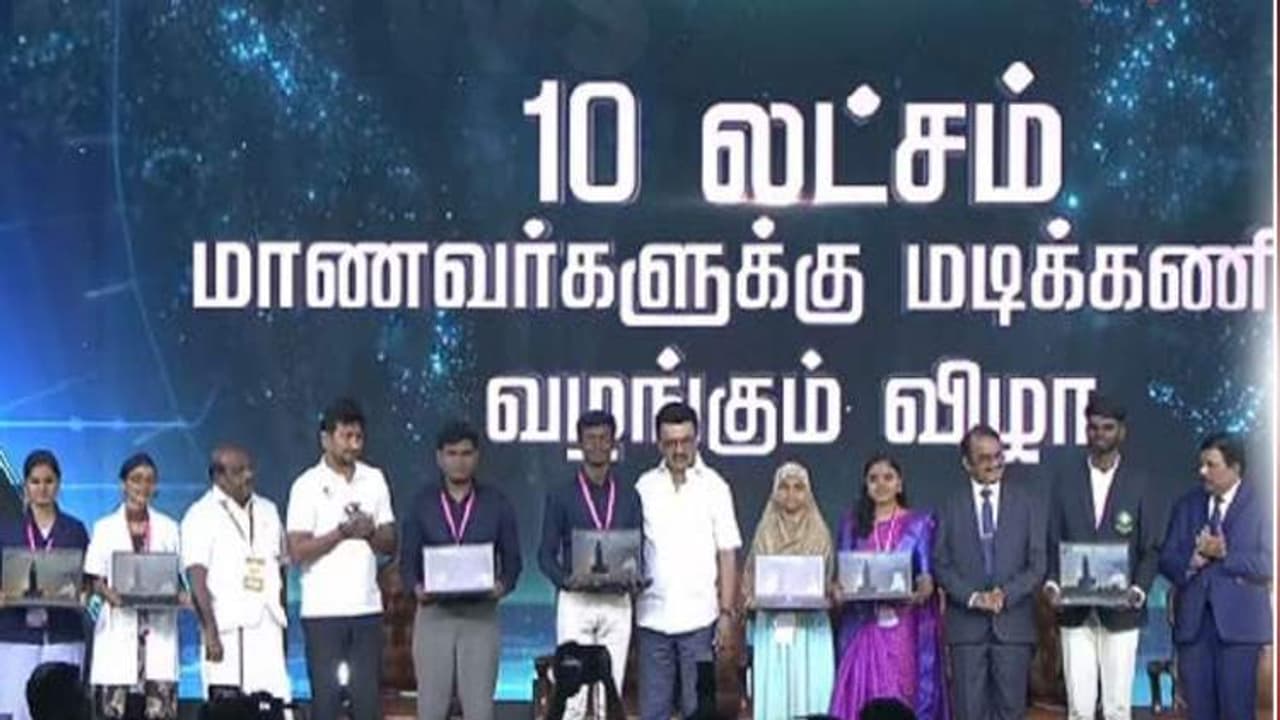 சூப்பர் ஸ்டார் மாநிலம் தமிழ்நாடு.. உலக பத்திரிகைகள் பாராட்டு.. முதல்வர் ...