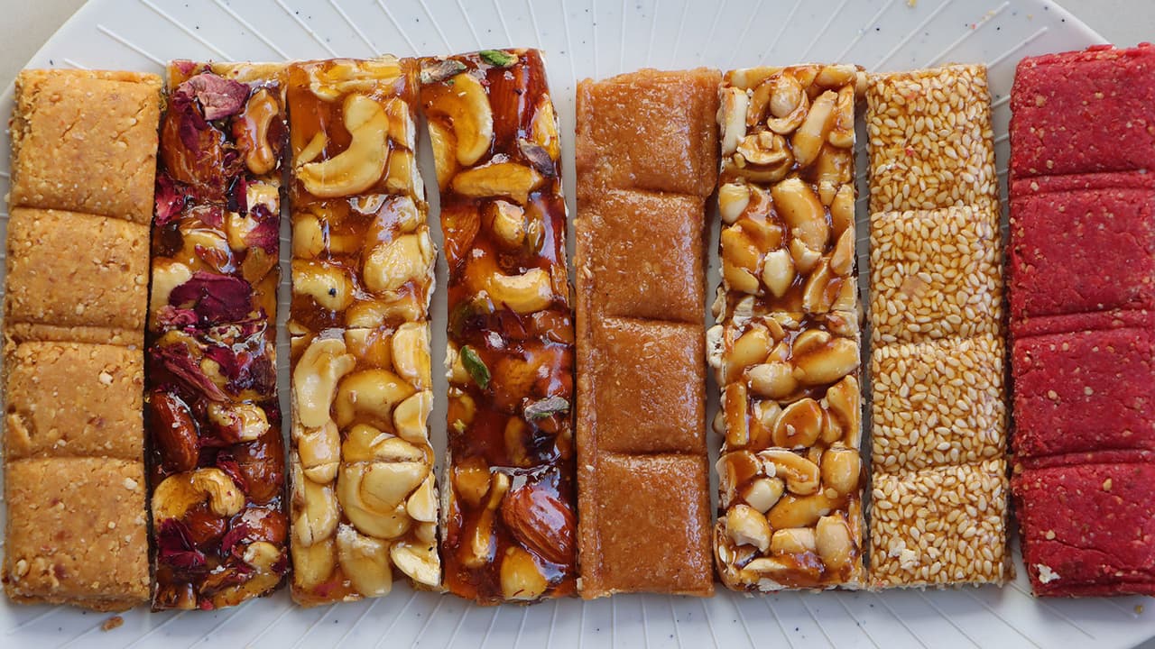 Lohri 2026 Treats: Try These 5 Traditional Gud Chikki Variations at ...