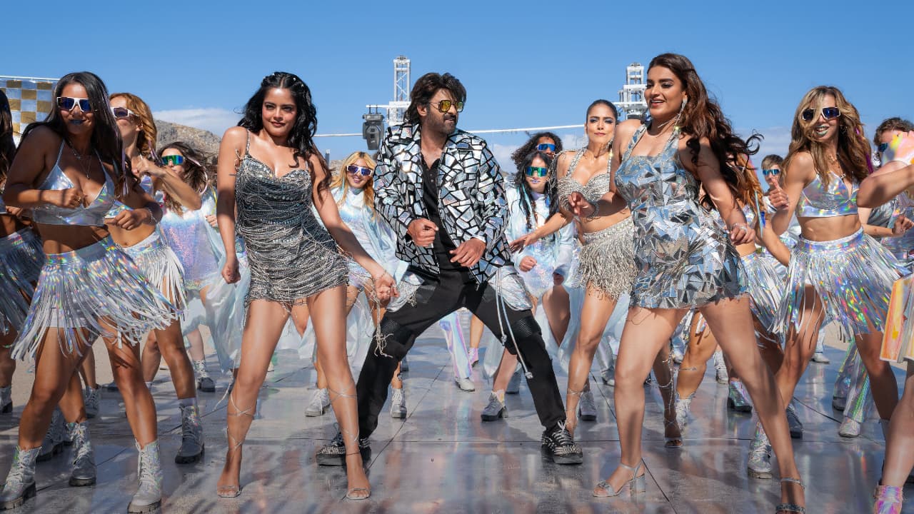 Prabhas’ The Raja Saab Set for GRAND Release in Andhra; Paid Premieres ...