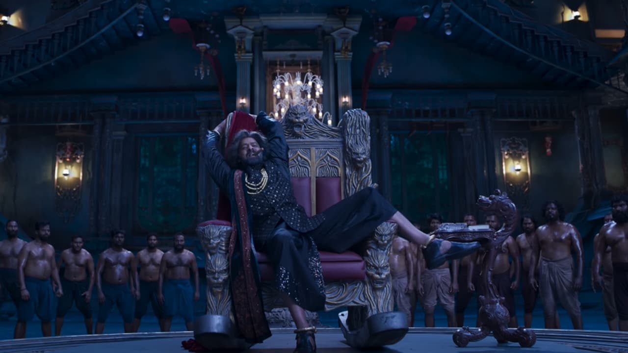 రాజాసాబ్‌లో దిమ్మతిరిగే ట్విస్ట్! ఓల్డ్ గెటప్ సీన్స్ మాయం! ప్రభాస్ ...