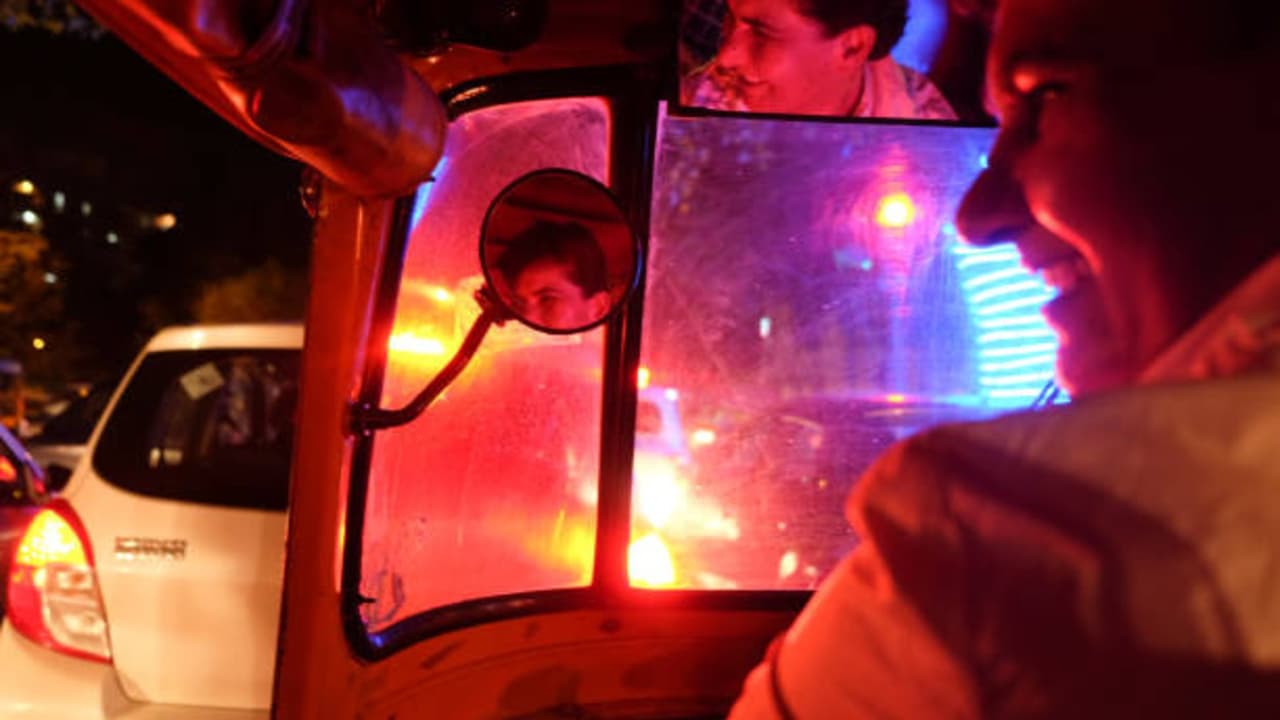 Viral Post: Bengaluru Auto Driver Checks Crypto Charts at Signal ...